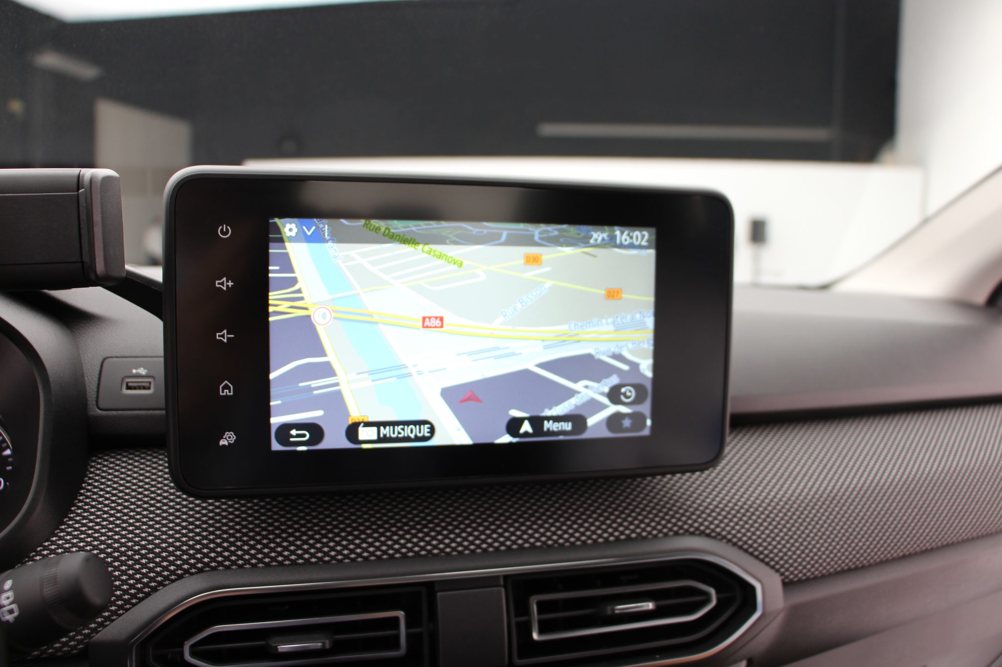MediaNav: a lot a surprise with the new Dacia Sandero (2021) – GPS R-Link