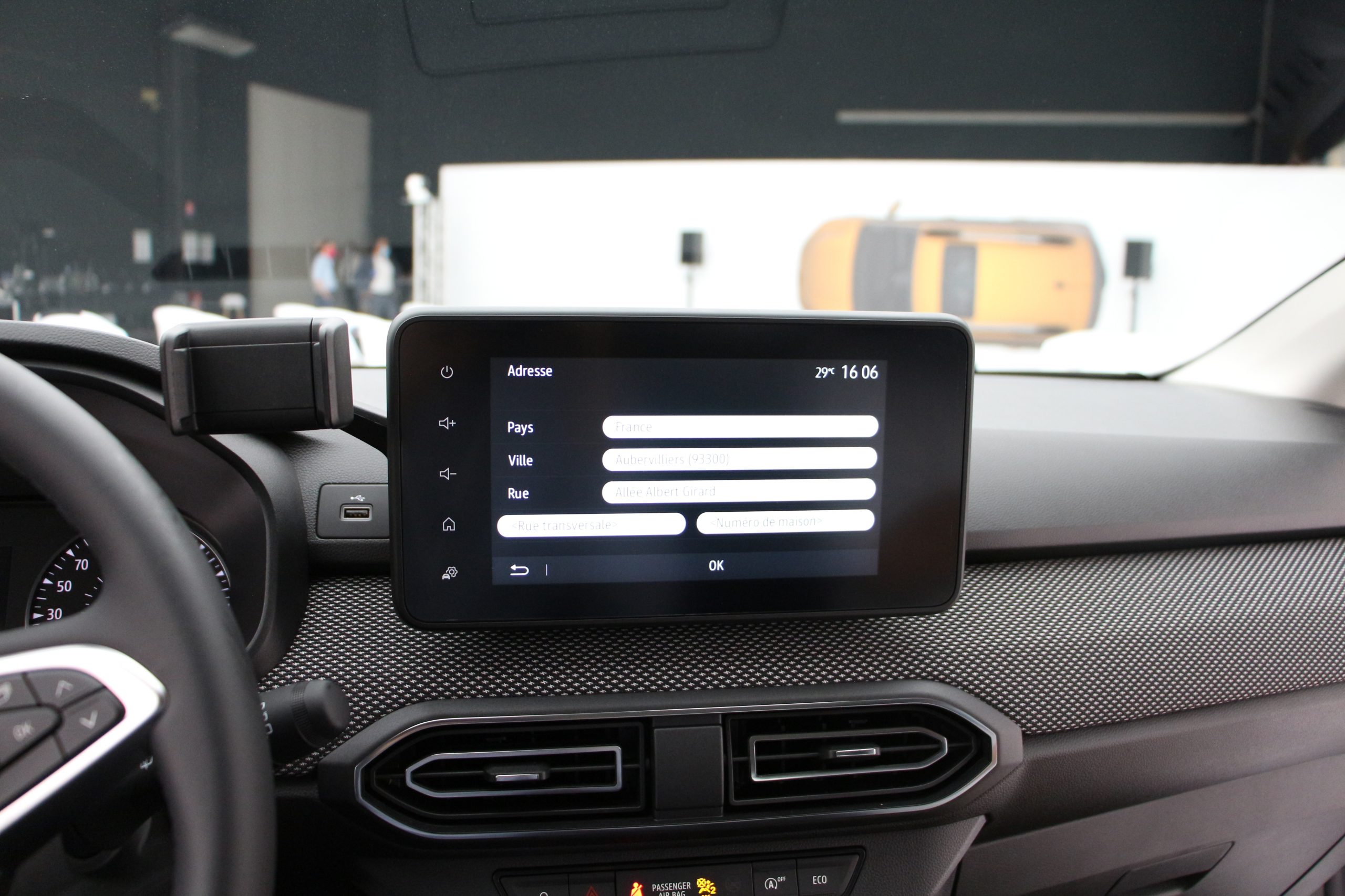 MediaNav: a lot a surprise with the new Dacia Sandero (2021) – GPS R-Link