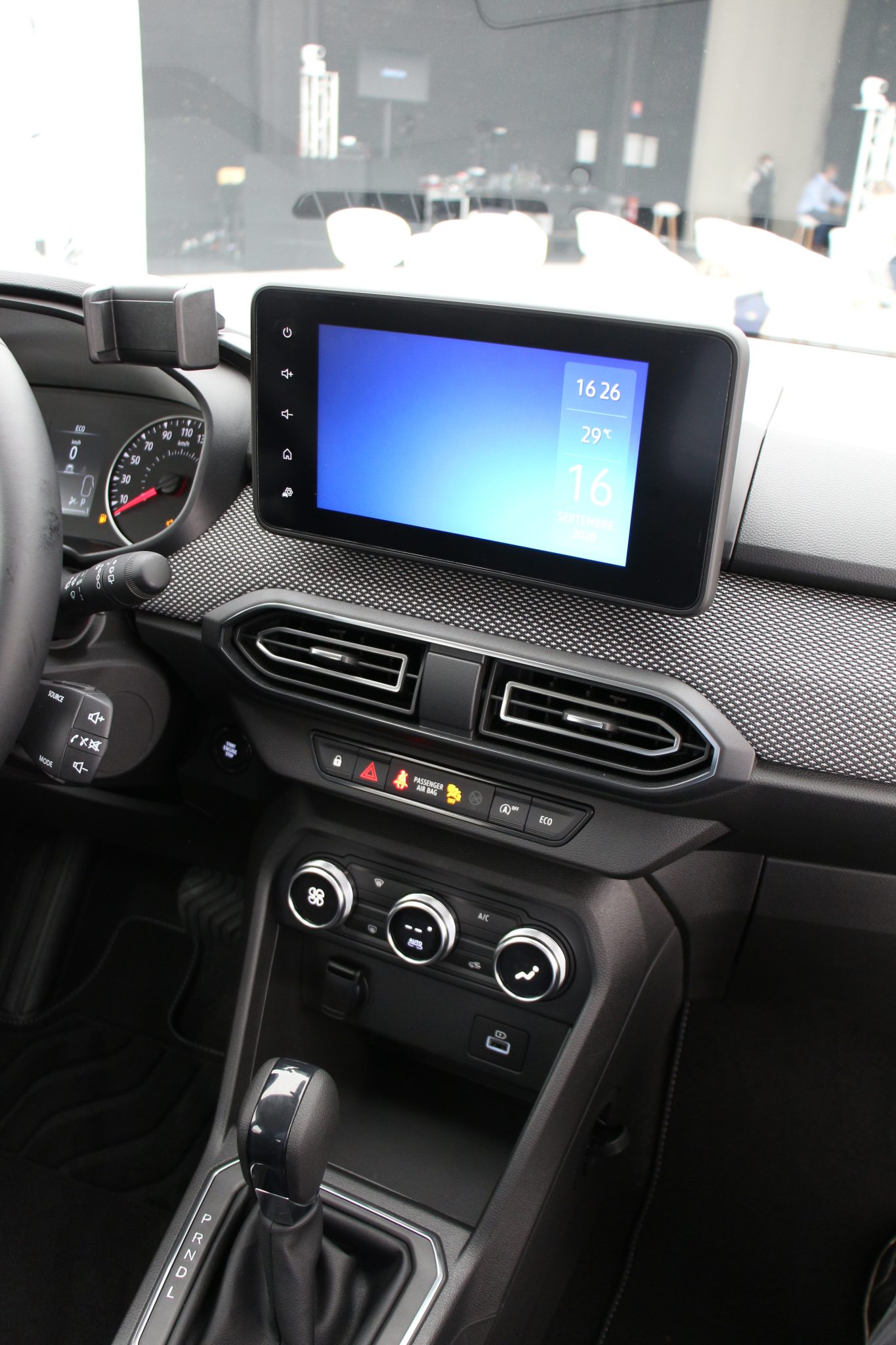 MediaNav: a lot a surprise with the new Dacia Sandero (2021) – GPS R-Link